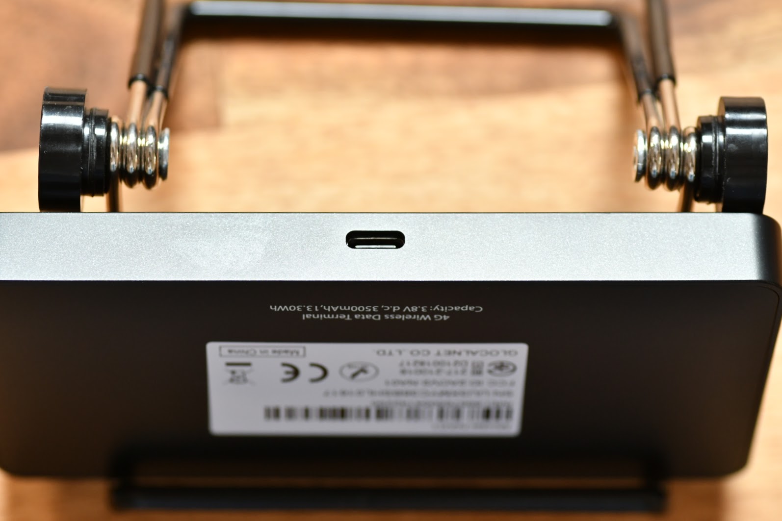 AiR-WiFi 新端末「NA01」レビュー！使用感や通信速度は？｜AiR-1とも比較